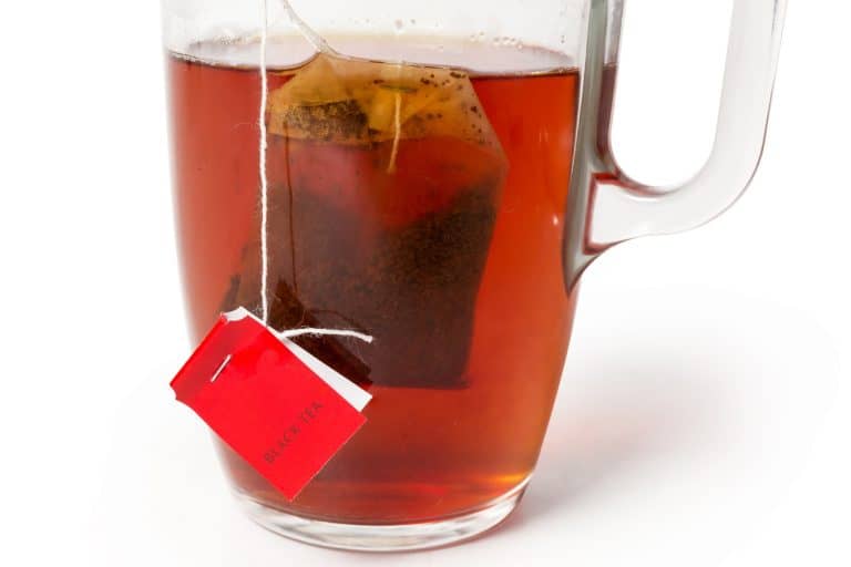 6 Black Tea Hair Rinse Benefits for Your Hair - thehairpoint.com